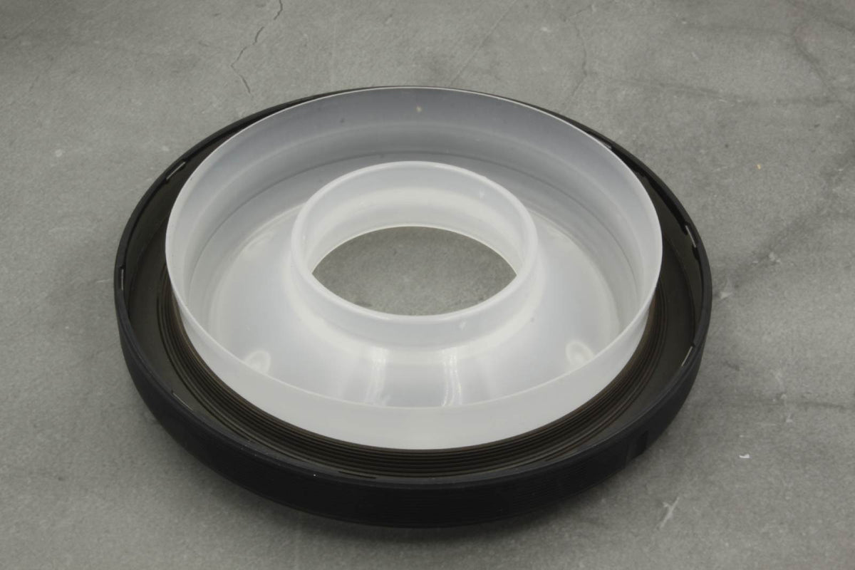 Main Rear Seal - 11142249533 - E23 E24 E28 E30 E34 E36 E38 E39 E46 E60 ...