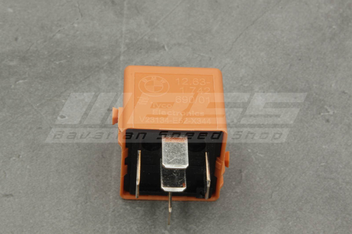 BMW Relay Salmon Red – 12631742690 - E36 E46 E60 E82 E87 E90 Z3 Z4 ...
