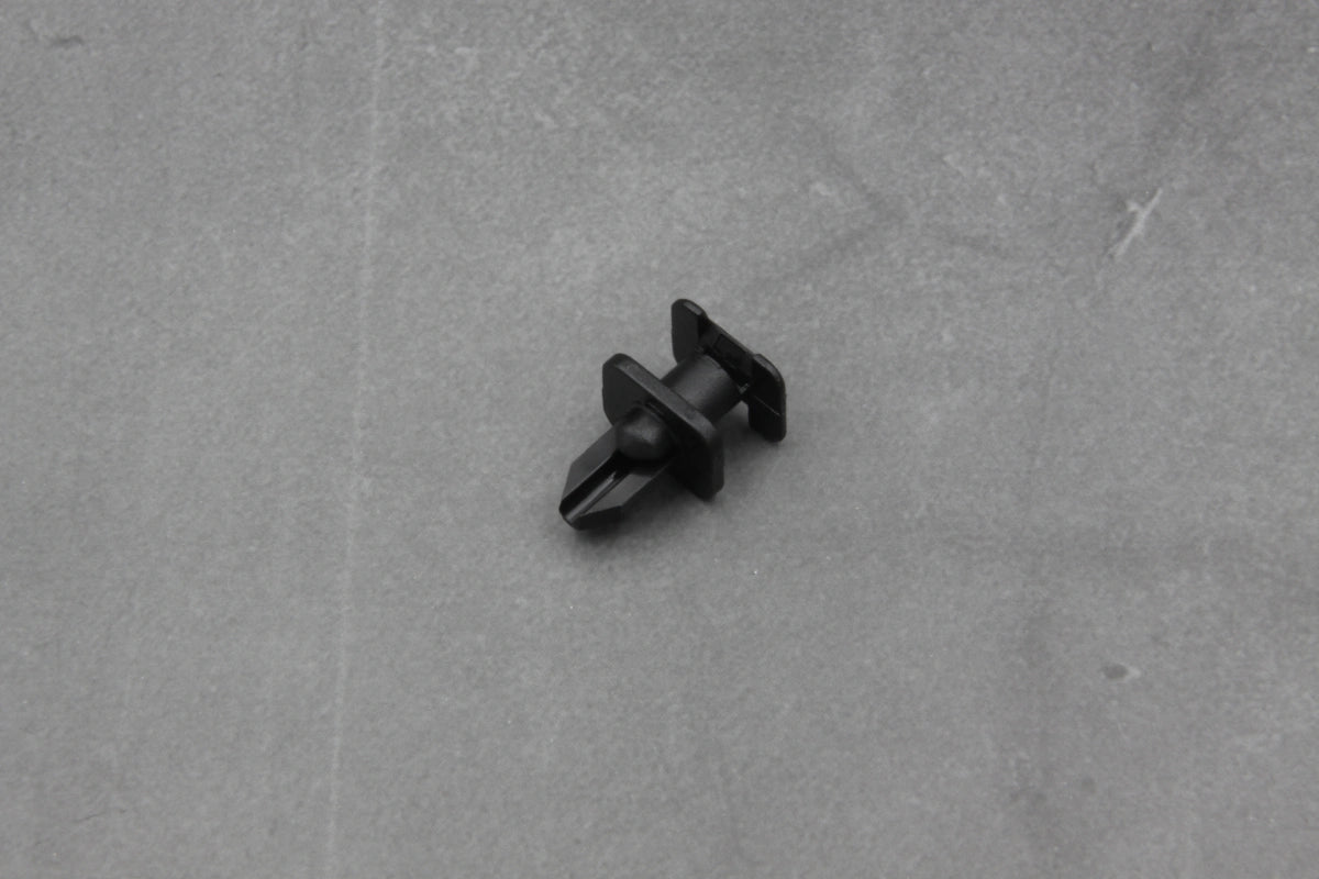 Windscreen Cowl / Scuttle Panel Clips – 51711928946 - E30 E32 E34 ...