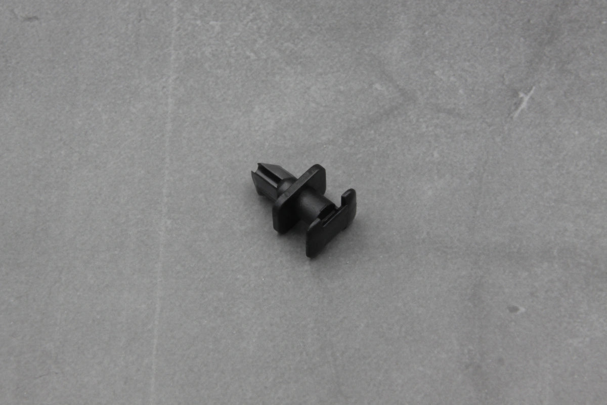 Windscreen Cowl / Scuttle Panel Clips – 51711928946 - E30 E32 E34 ...