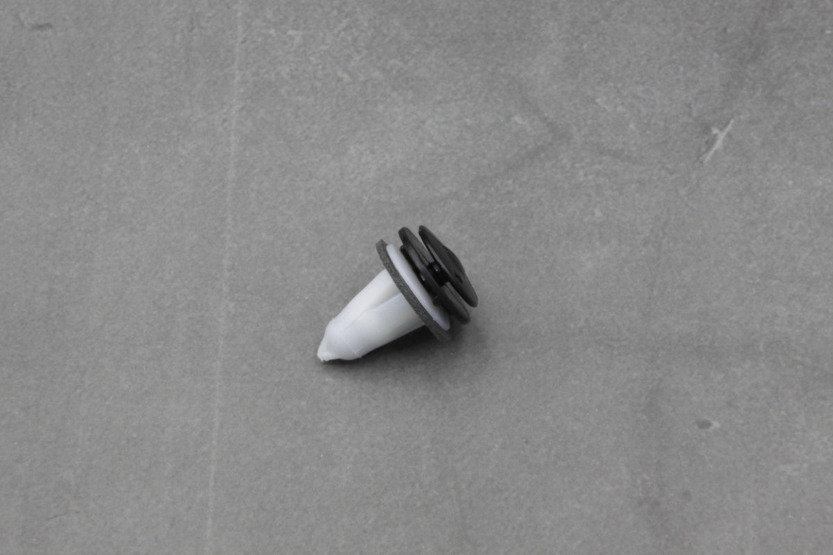 Windshield Cowl Retainer Clip – 51718234698 – Bavarian Speed Shop