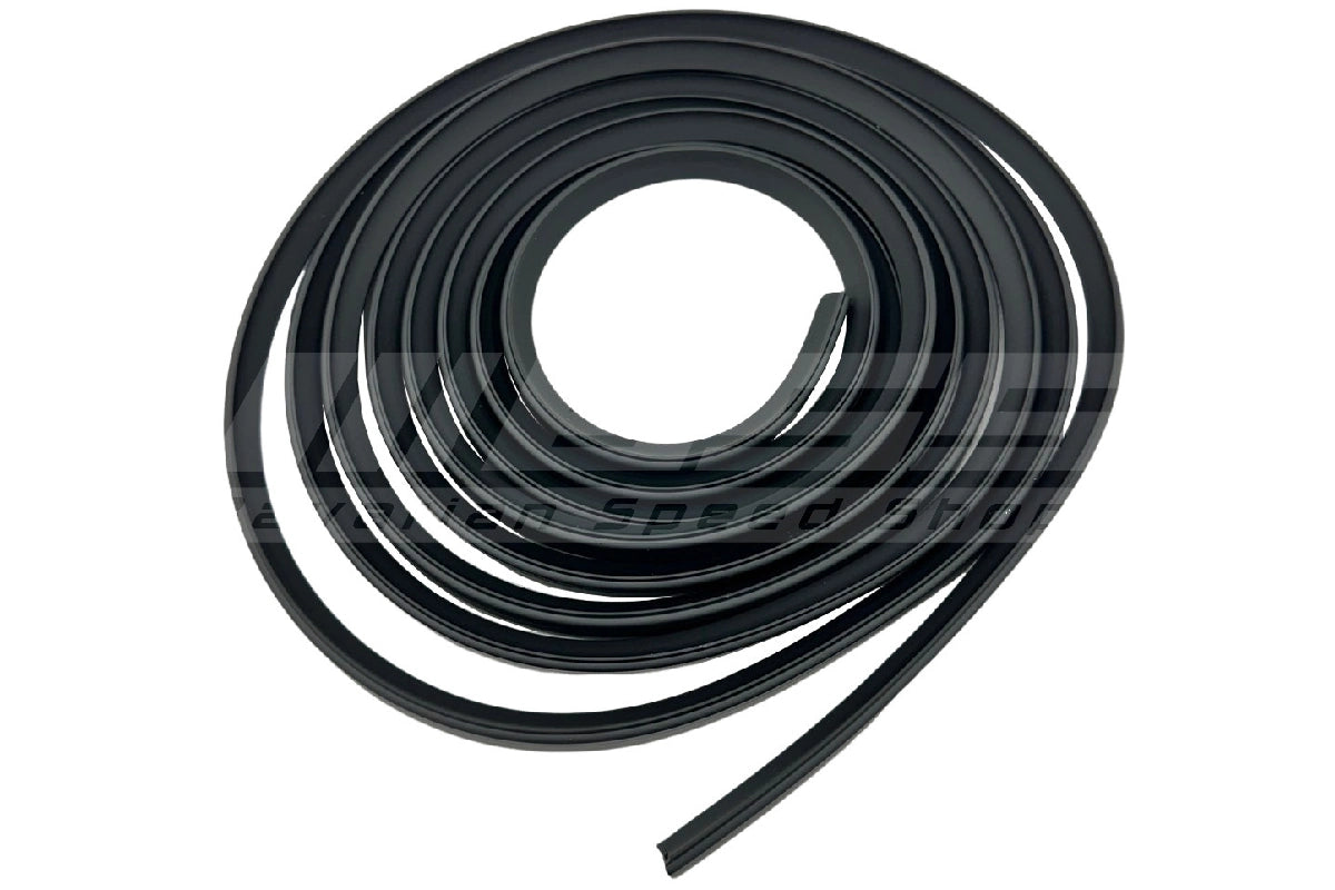 Front Windshield Moulding Set - Black / Early 51311906604 51311968445 ...